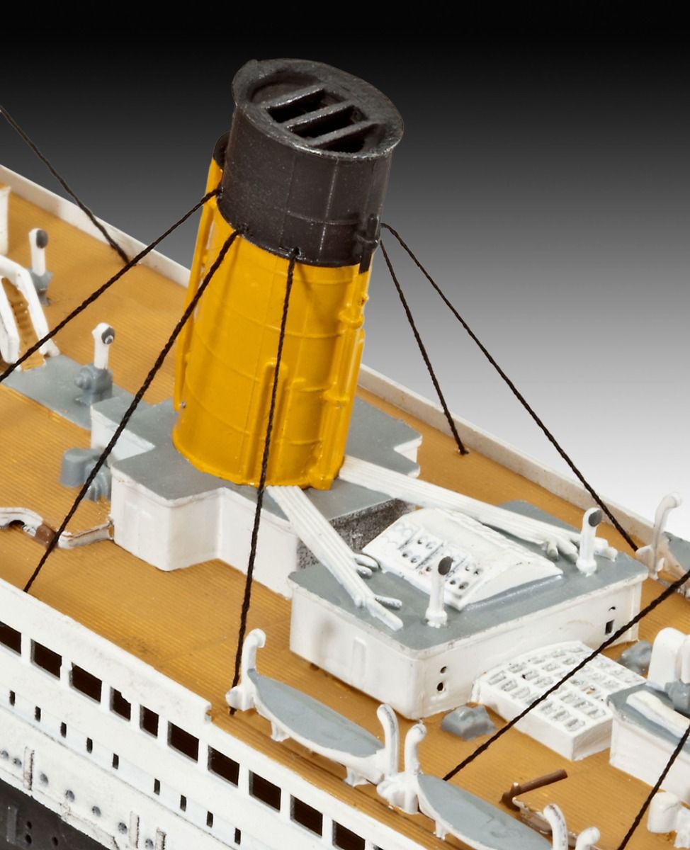 Revell 1/700 Scale RMS Titanic Model Kit | Hobbies