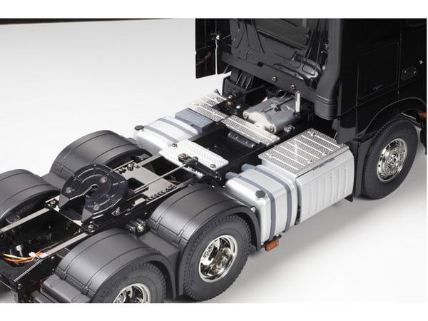 Tamiya Mercedes-Benz Actros 3363 6x4 GigaSpace 1:14 Scale R/C Tractor ...