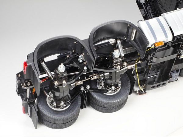 Tamiya Mercedes-Benz Actros 3363 6x4 GigaSpace 1:14 Scale R/C Tractor ...