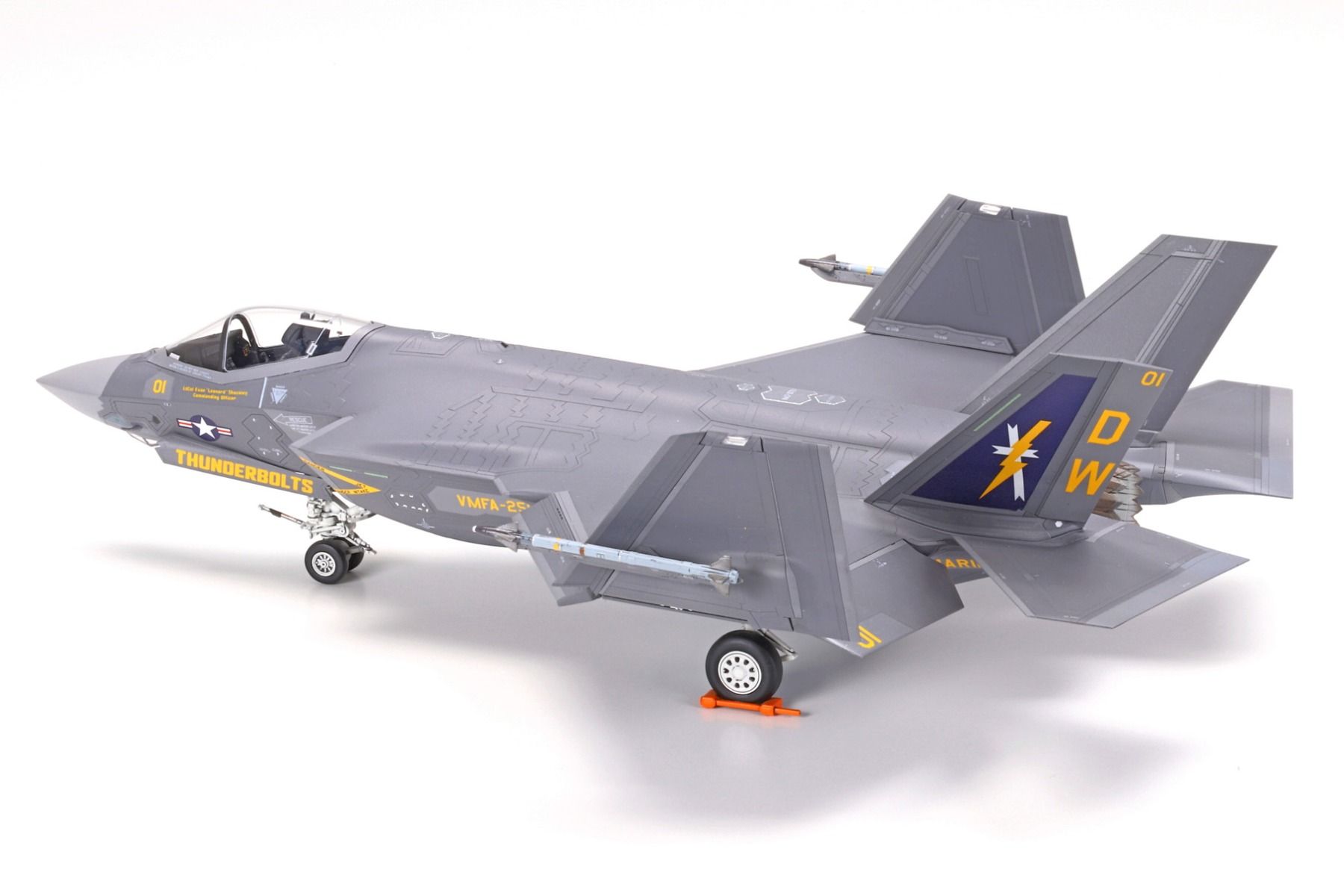 Tamiya 1/72 Scale F-35C Lightning II Model Kit | Hobbies