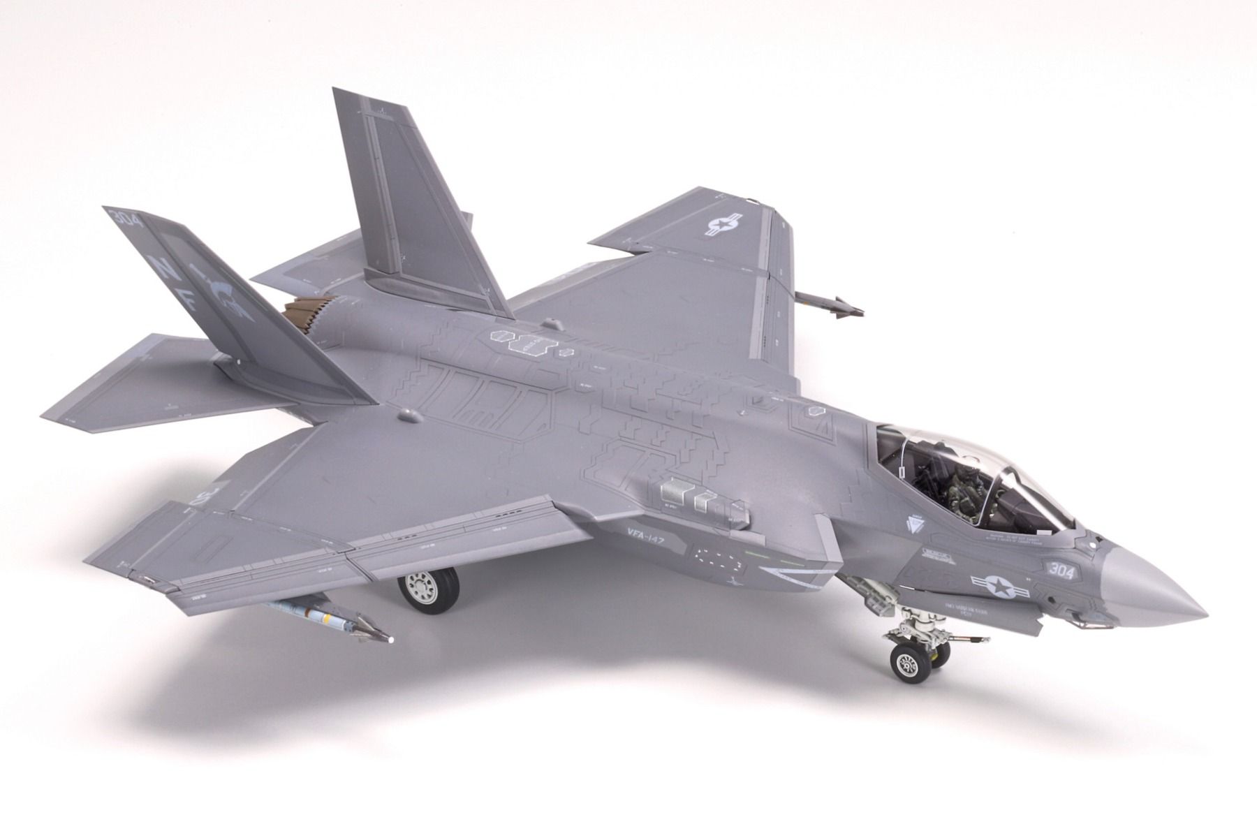 Tamiya 1/72 Scale F-35C Lightning II Model Kit | Hobbies