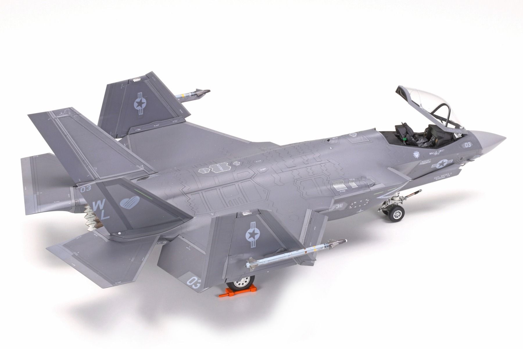 Tamiya 1/72 Scale F-35C Lightning II Model Kit | Hobbies