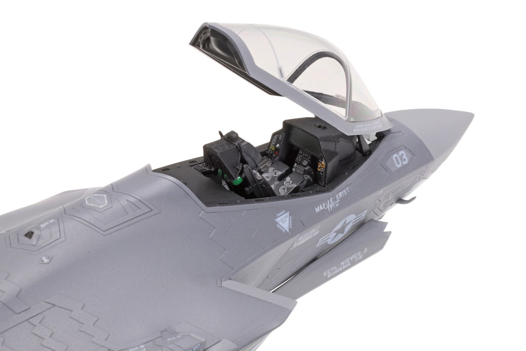 Tamiya 1/72 Scale F-35C Lightning II Model Kit | Hobbies