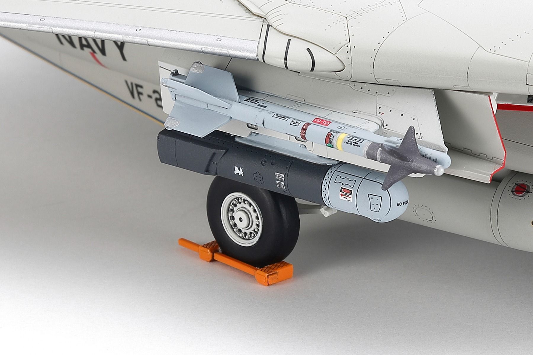 Tamiya 1 72 Scale Grumman F 14d Tomcat Model Kit Hobbies