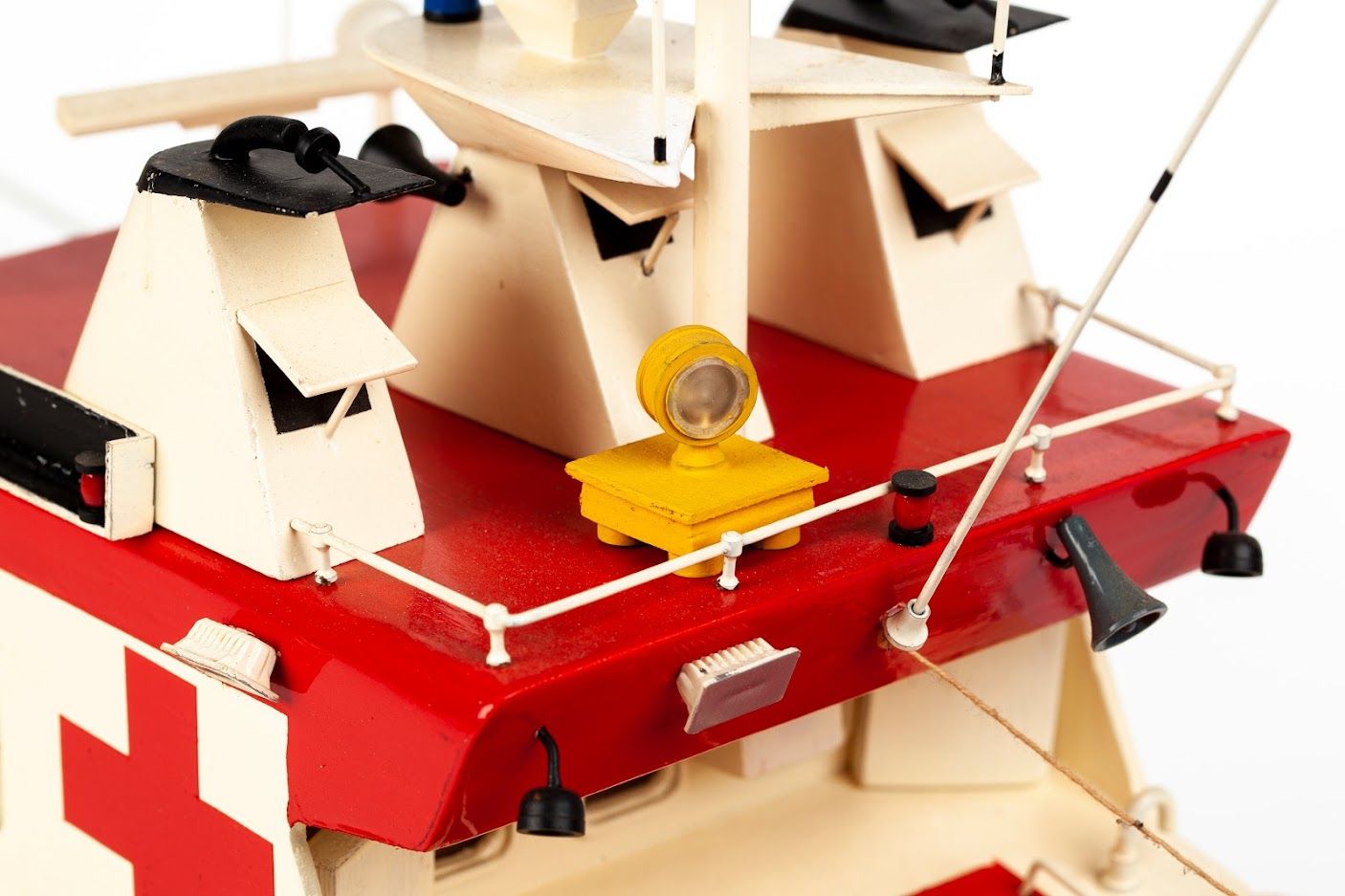 Billing Boats 1/33 Scale Emile Robin Model Kit | Hobbies