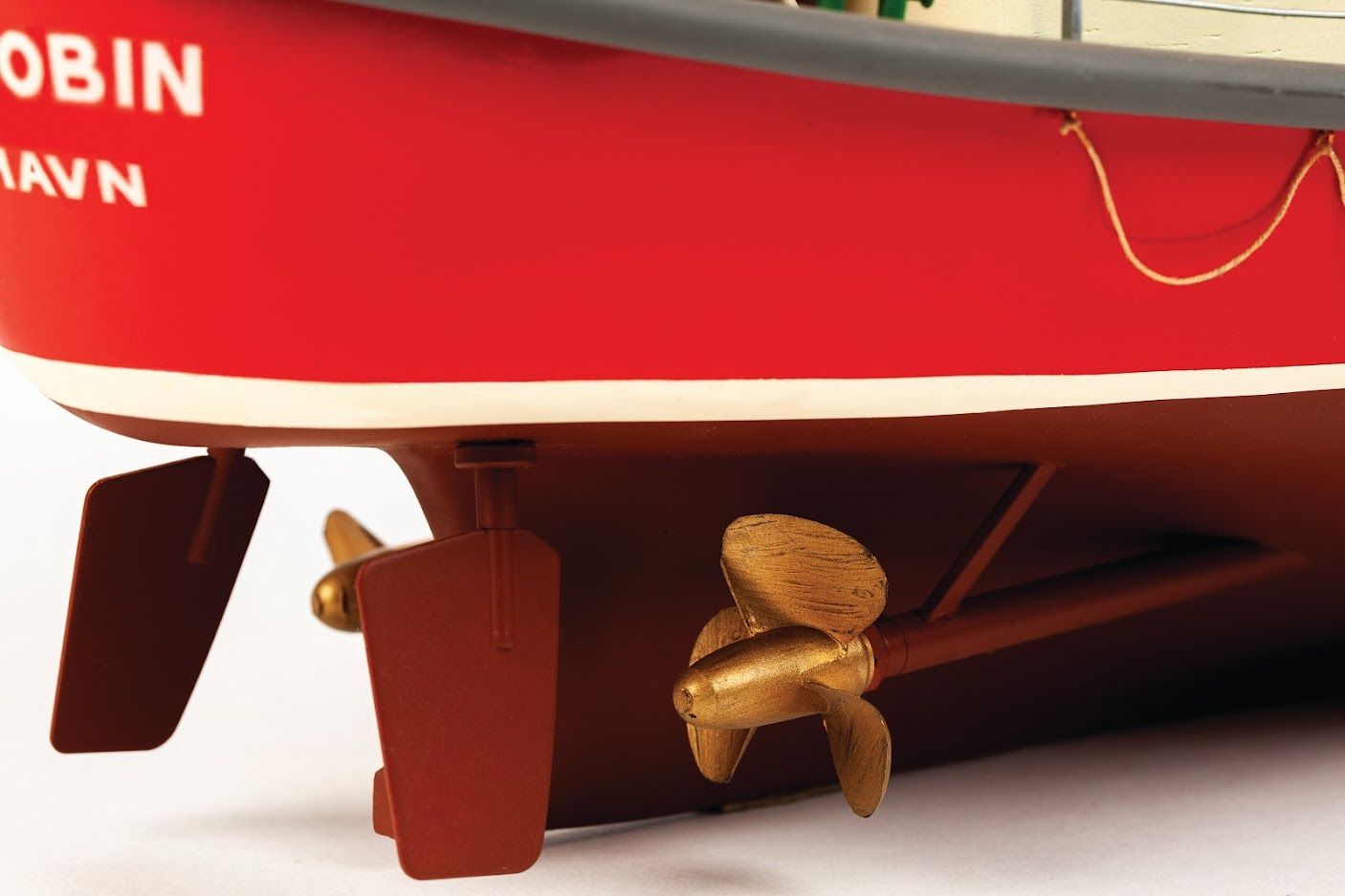 Billing Boats 1/33 Scale Emile Robin Model Kit | Hobbies