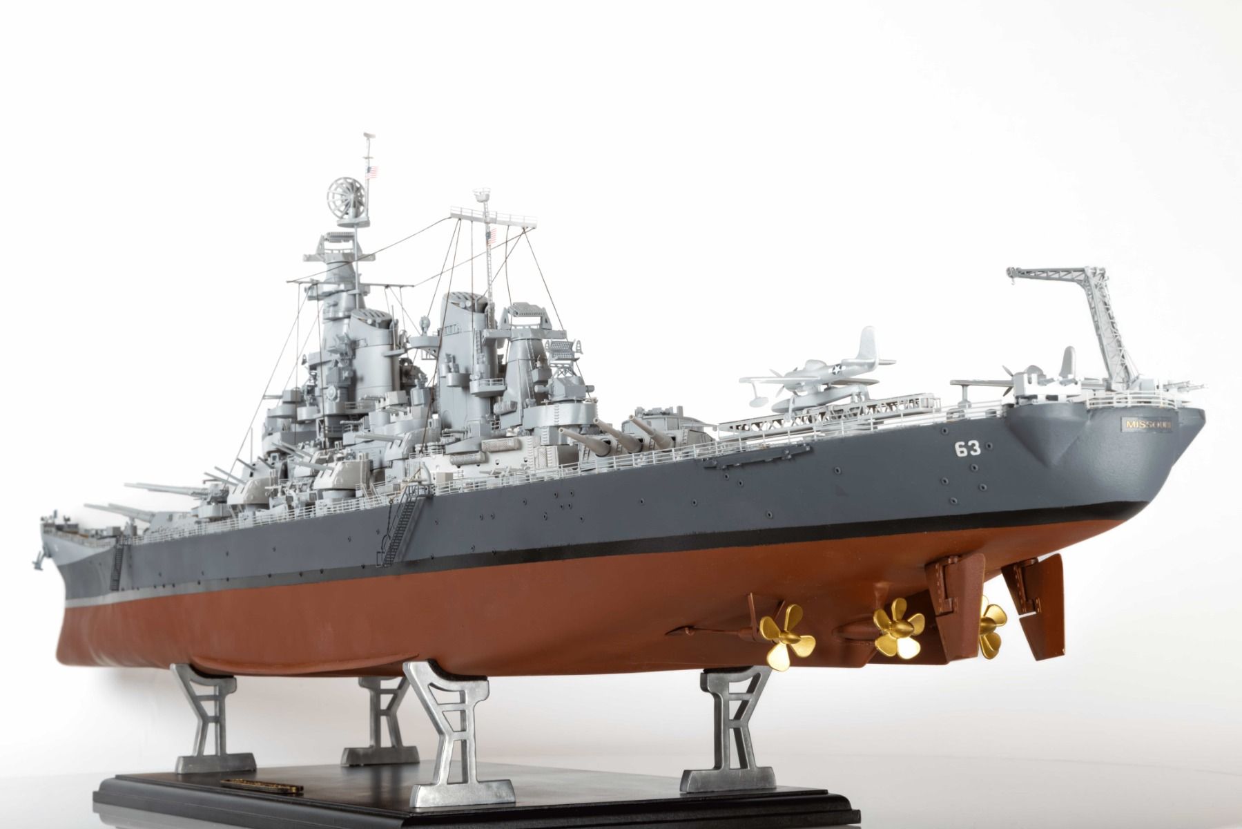 OcCre 1/200 Scale USS Missouri BB-63 Model Kit | Hobbies