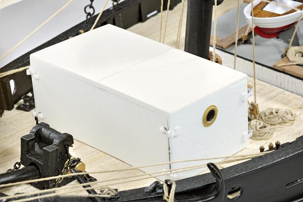 Amati Hunter Q Ship Model 1450 | Hobbies