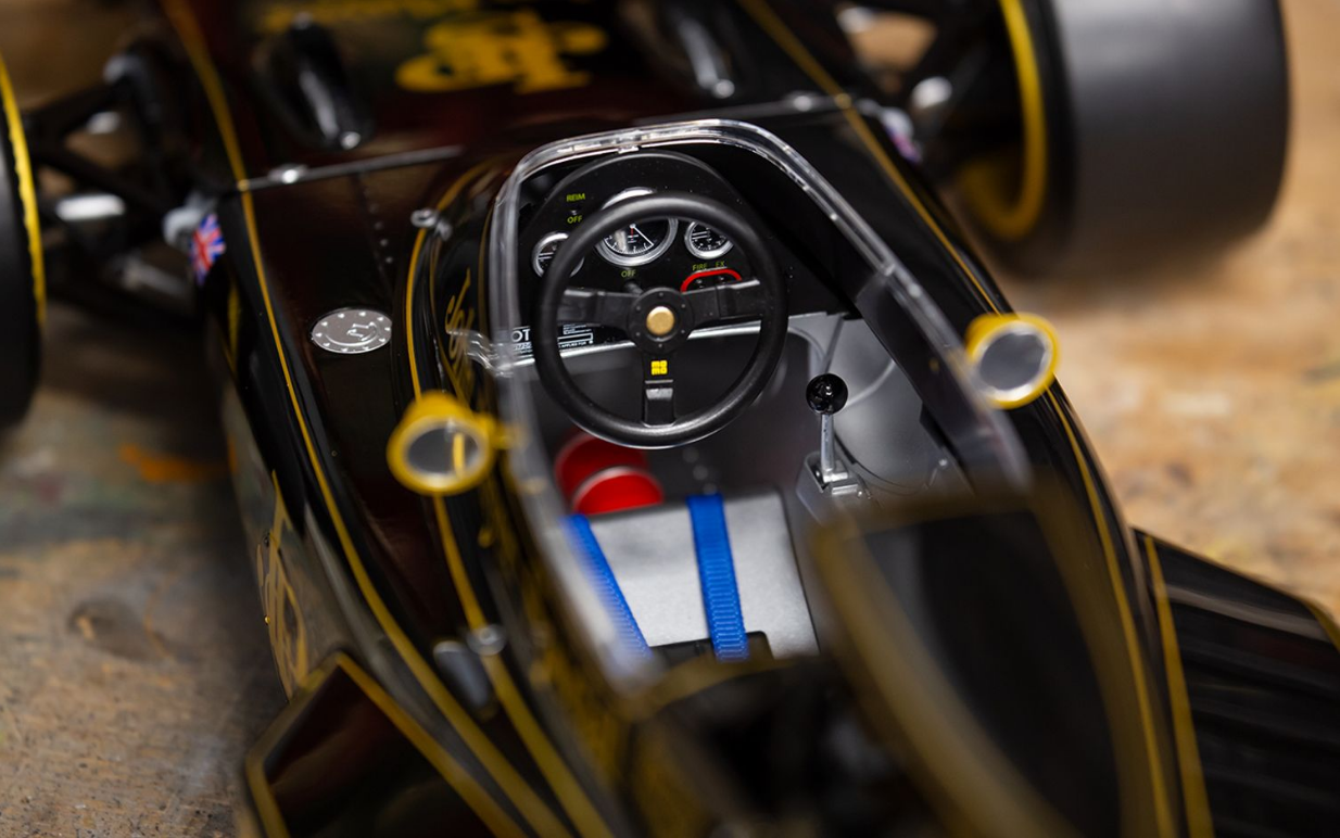 Pocher 1/8 Scale Emerson Fittipaldi Lotus 72D 1972 British GP Model Kit | Hobbies