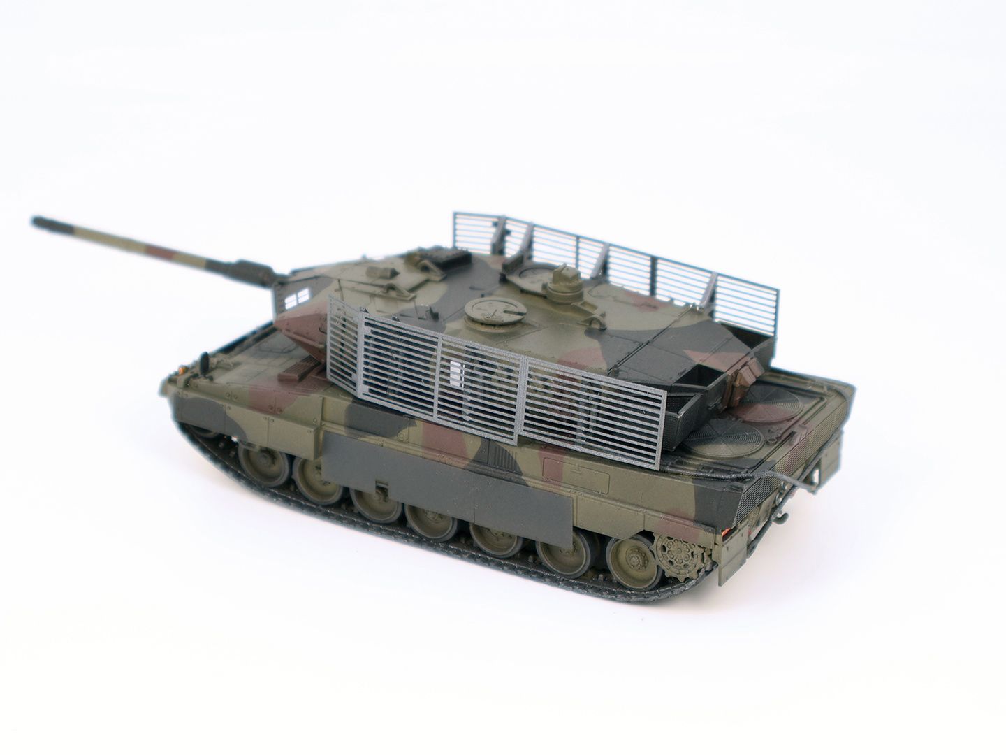 ICM 1/72 Scale Leopard 2A6, Armed Forces of Ukraine Model Kit | Hobbies