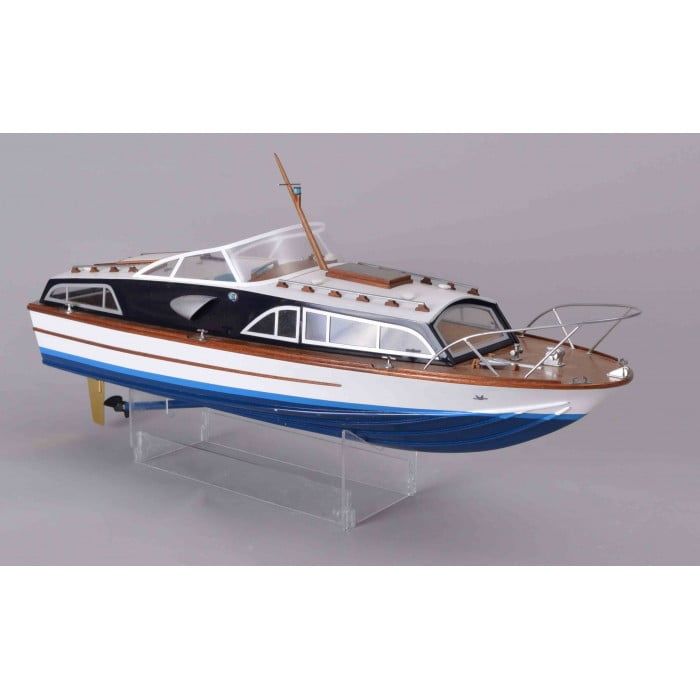 Fairey Huntsman 31 Model Boat Kit | Hobbies