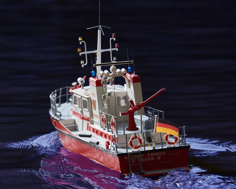 Krick 1/25 Scale Fireboat FLB1 (Fittings Included) Model Kit | Hobbies