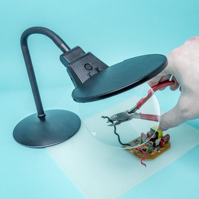 Modelcraft Flexible Neck LED Magnifier | Hobbies