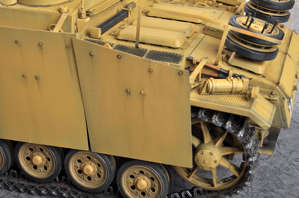 Trumpeter 1/16 Scale StuG III Ausf G Late Production 2 in 1 Model Kit ...