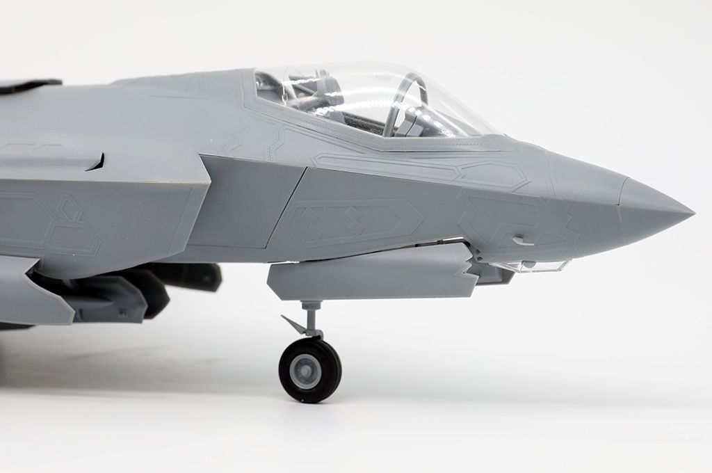 Trumpeter 1/32 Scale F-35A Lightning II Model Kit | Hobbies