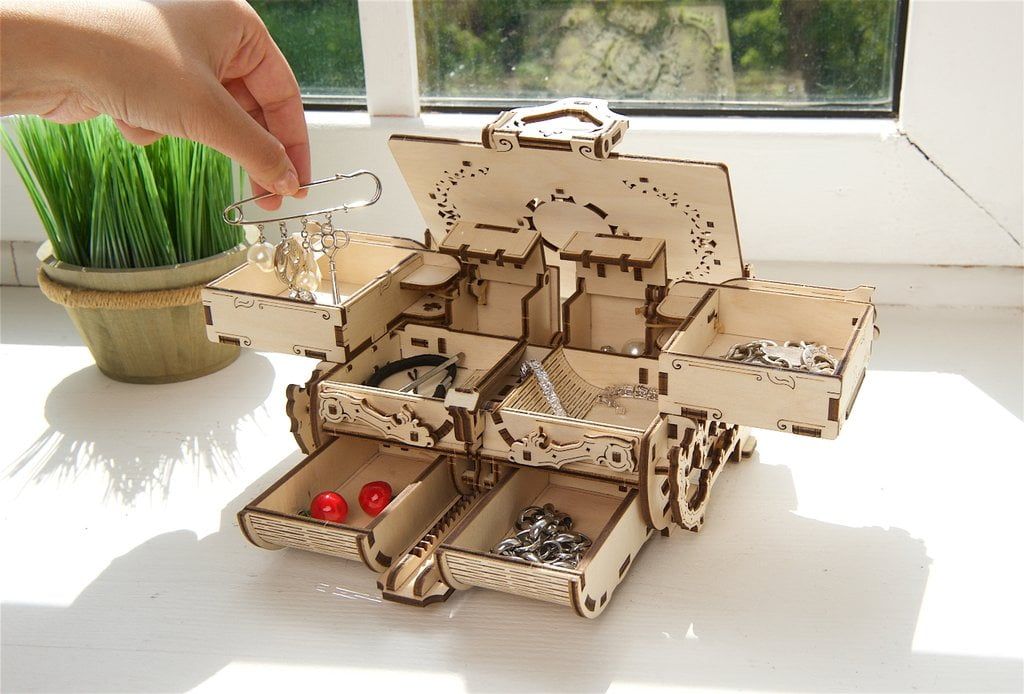 UGears Antique Box Wooden Kit 70089 | UGears Collection | Hobbies